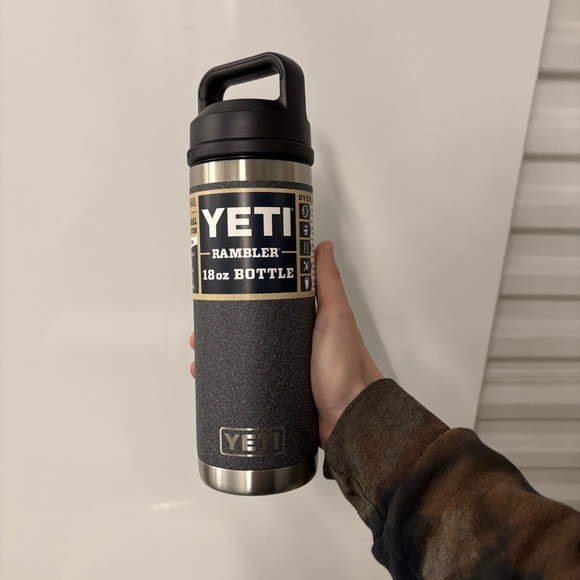 Yeti | Dining | Nwt Yeti Rambler 8oz Bottle Black Stone | Poshmark